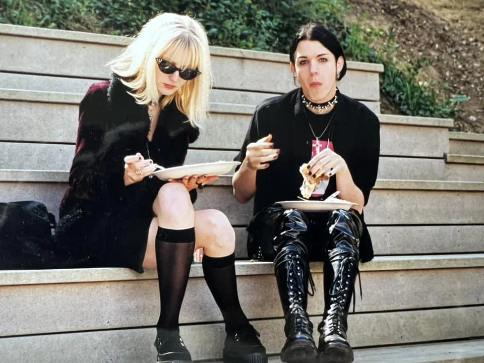 The Magic of 90s Goth: A Guide to the Era and Its Timeless Style ...